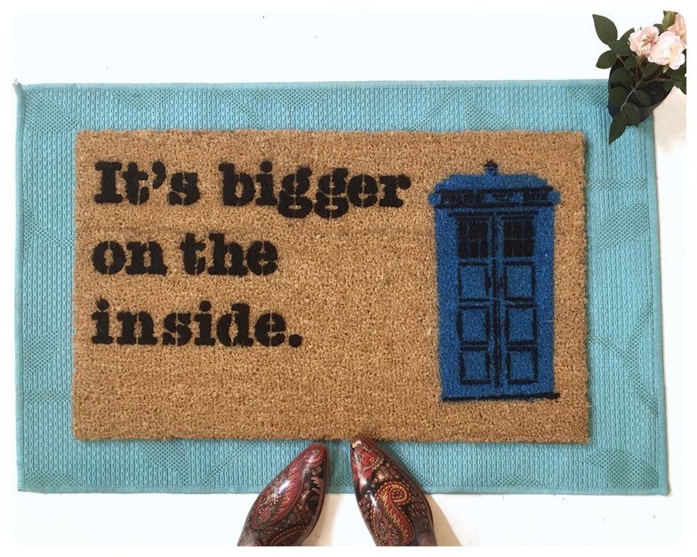Dr. Who Bigger on the inside Tardis doormat | Damn Good Doormats: Art ...